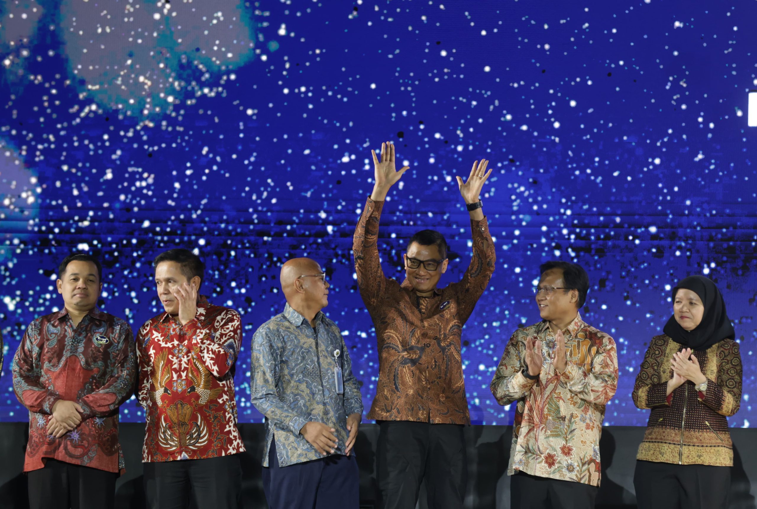 Dirut PLN Raih Best CEO of Communications, PLN Jadi Best of The Best ...