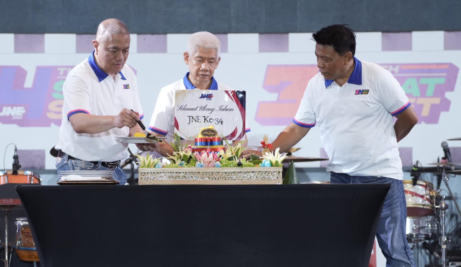 JNE Rayakan 34 Tahun dengan Semangat “Melesat Sat Set” - HarianTerkini.id